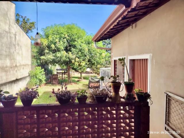 Casa com 2 Quartos e 2 banheiros à Venda, 256 m² por R$ 350.000