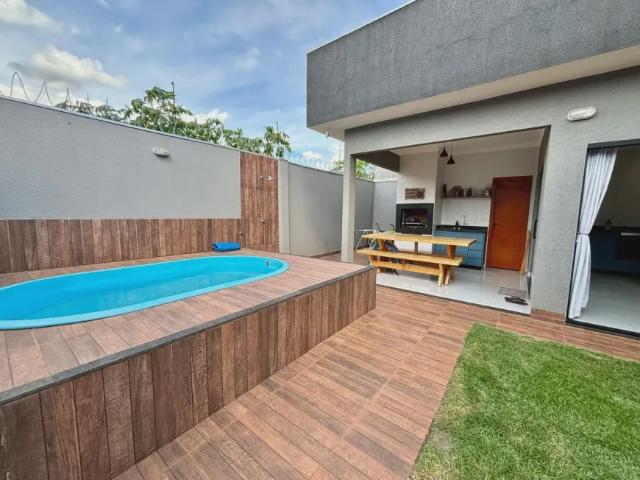 Casa com 2 Quartos e 2 banheiros à Venda, 200 m² por R$ 150.000