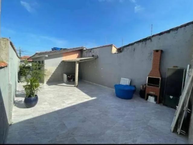 Casa com 2 Quartos e 2 banheiros à Venda, 200 m² por R$ 100.000