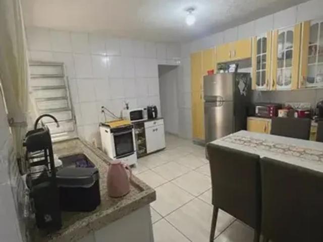 Casa com 2 Quartos e 2 banheiros à Venda, 200 m² por R$ 90.000