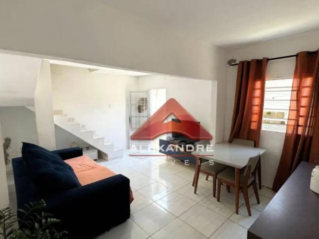 Casa com 2 Quartos e 2 banheiros à Venda, 202 m² por R$ 795.000