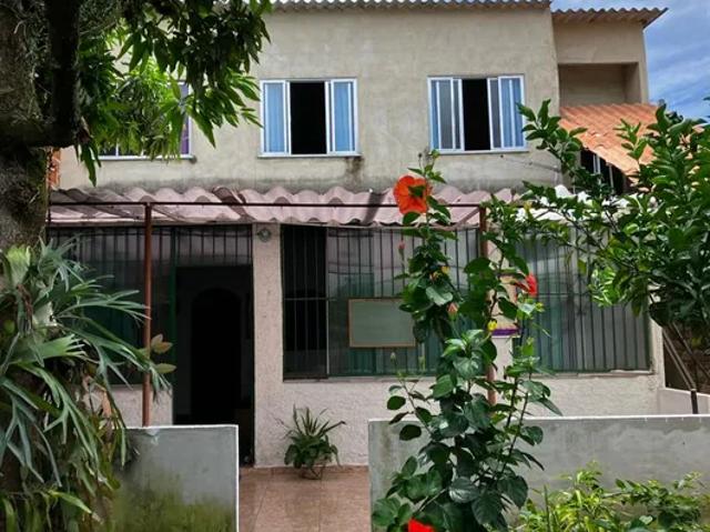 Casa com 2 Quartos e 2 banheiros à Venda, 390 m² por R$ 230.000