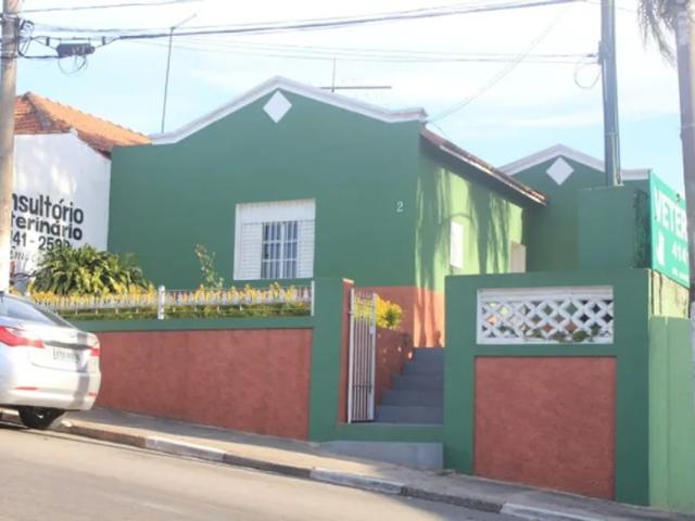 Casa com 2 Quartos e 2 banheiros à Venda, 300 m² por R$ 1.500.000
