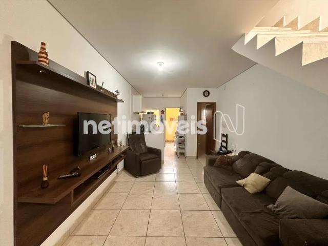 Casa com 2 Quartos e 2 banheiros à Venda, 56 m² por R$ 209.000
