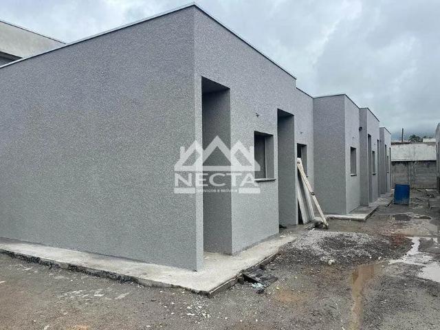 Casa com 2 Quartos e 2 banheiros à Venda, 56 m² por R$ 329.000
