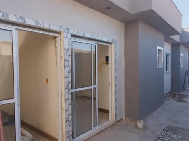 Casa com 2 Quartos e 2 banheiros à Venda, 50 m² por R$ 238.000