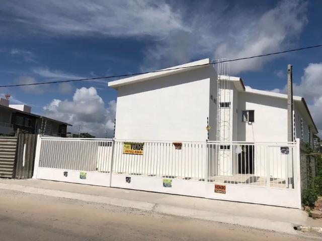 Casa com 2 Quartos e 2 banheiros à Venda, 52 m² por R$ 175.000