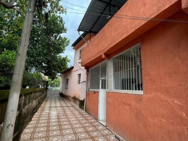 Casa com 2 Quartos e 2 banheiros à Venda, 64 m² por R$ 160.000