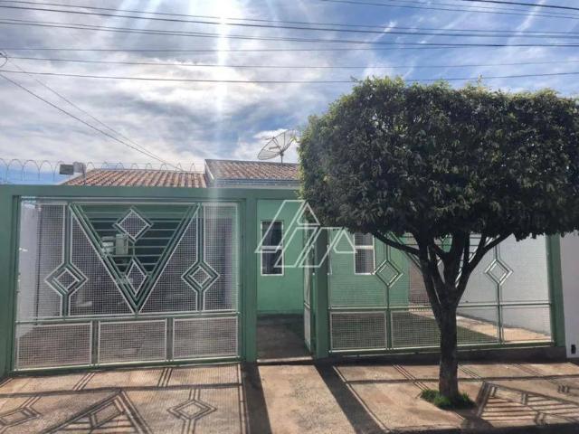 Casa com 2 Quartos e 2 banheiros à Venda, 64 m² por R$ 270.000