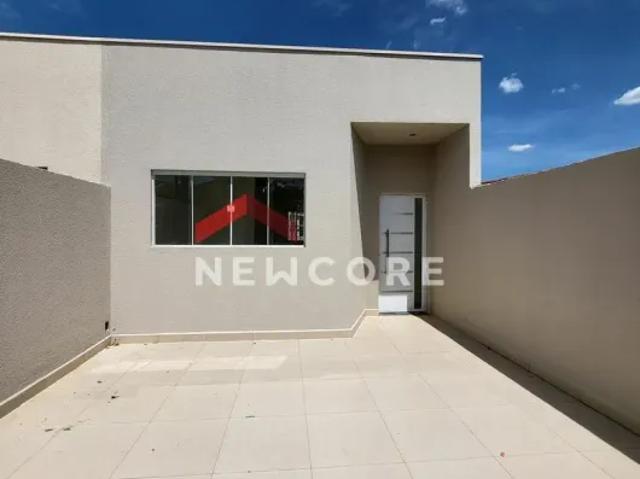 Casa com 2 Quartos e 2 banheiros à Venda, 67 m² por R$ 310.000