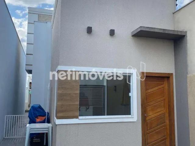Casa com 2 Quartos e 2 banheiros à Venda, 67 m² por R$ 350.000