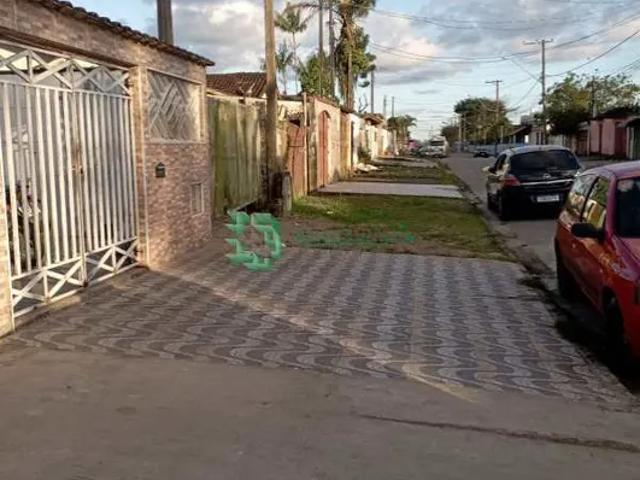 Casa com 2 Quartos e 2 banheiros à Venda, 60 m² por R$ 150.000