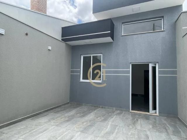 Casa com 2 Quartos e 2 banheiros à Venda, 60 m² por R$ 490.000