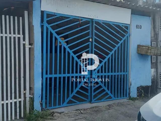 Casa com 2 Quartos e 2 banheiros à Venda, 75 m² por R$ 270.000