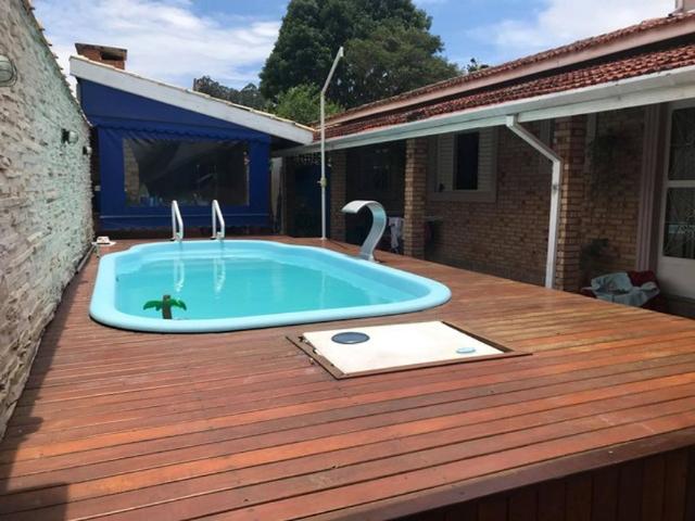 Casa com 2 Quartos e 2 banheiros à Venda, 75 m² por R$ 450.000