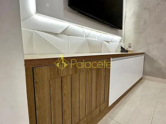 Casa com 2 Quartos e 2 banheiros à Venda, 76 m² por R$ 372.000