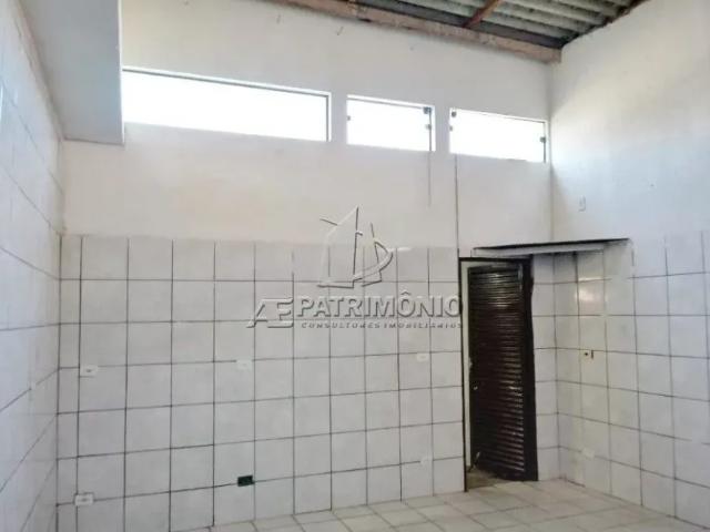 Casa com 2 Quartos e 2 banheiros à Venda, 77 m² por R$ 280.000