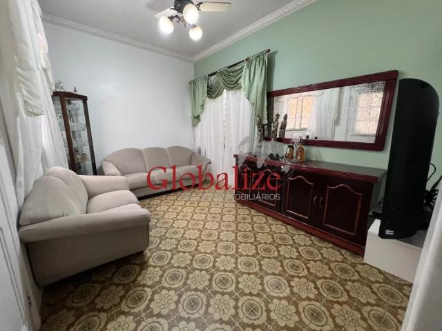 Casa com 2 Quartos e 2 banheiros à Venda, 77 m² por R$ 359.000