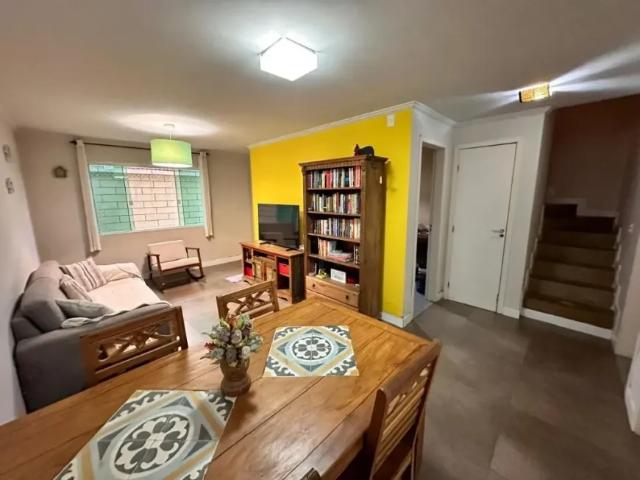 Casa com 2 Quartos e 2 banheiros à Venda, 79 m² por R$ 180.000