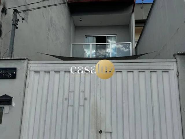 Casa com 2 Quartos e 2 banheiros à Venda, 79 m² por R$ 270.000