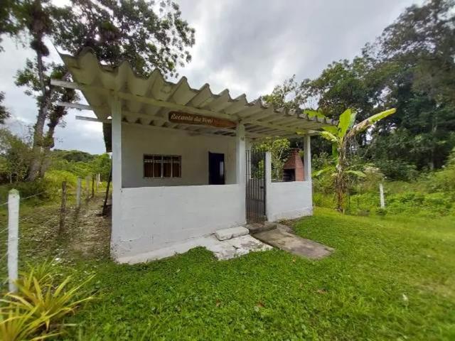 Casa com 2 Quartos e 2 banheiros à Venda, 70 m² por R$ 110.000