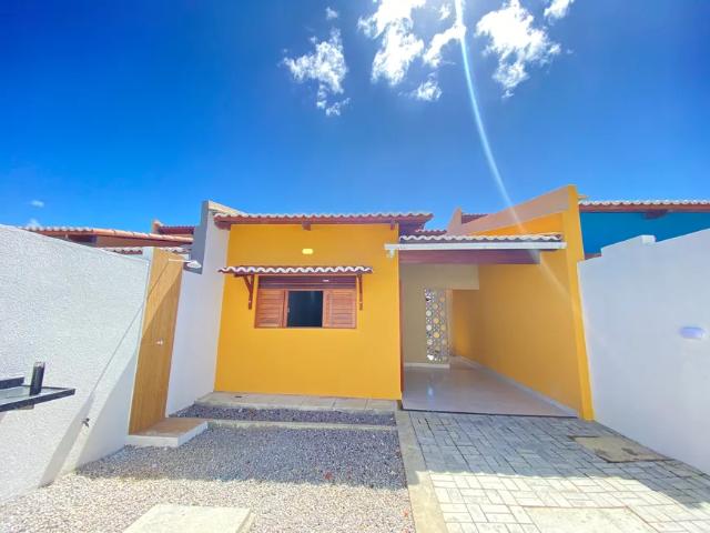 Casa com 2 Quartos e 2 banheiros à Venda, 70 m² por R$ 200.000