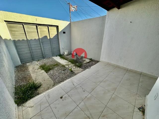 Casa com 2 Quartos e 2 banheiros à Venda, 72 m² por R$ 150.000