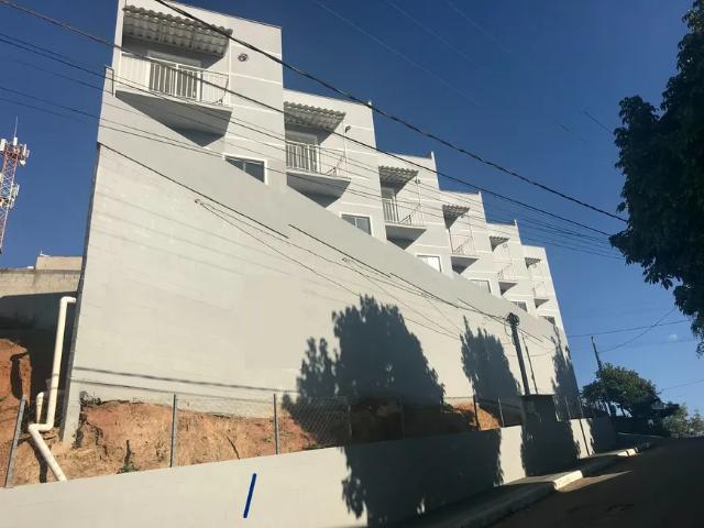 Casa com 2 Quartos e 2 banheiros à Venda, 72 m² por R$ 230.000