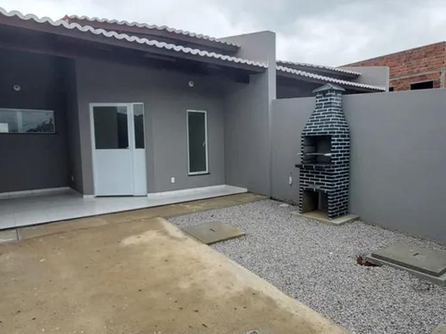 Casa com 2 Quartos e 2 banheiros à Venda, 84 m² por R$ 180.000