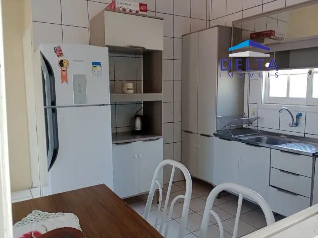 Casa com 2 Quartos e 2 banheiros à Venda, 84 m² por R$ 195.000