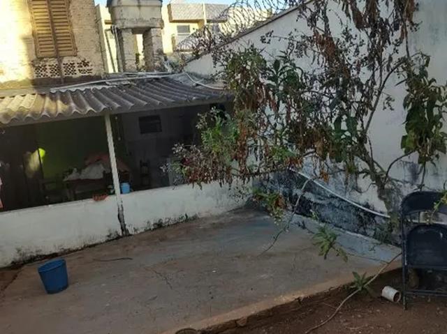 Casa com 2 Quartos e 2 banheiros à Venda, 85 m² por R$ 195.000