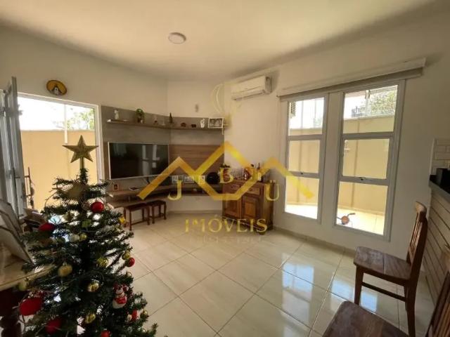 Casa com 2 Quartos e 2 banheiros à Venda, 85 m² por R$ 455.000