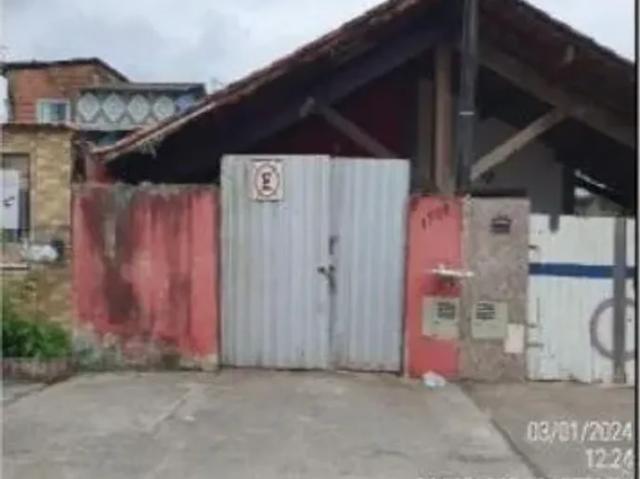 Casa com 2 Quartos e 2 banheiros à Venda, 80 m² por R$ 122.740