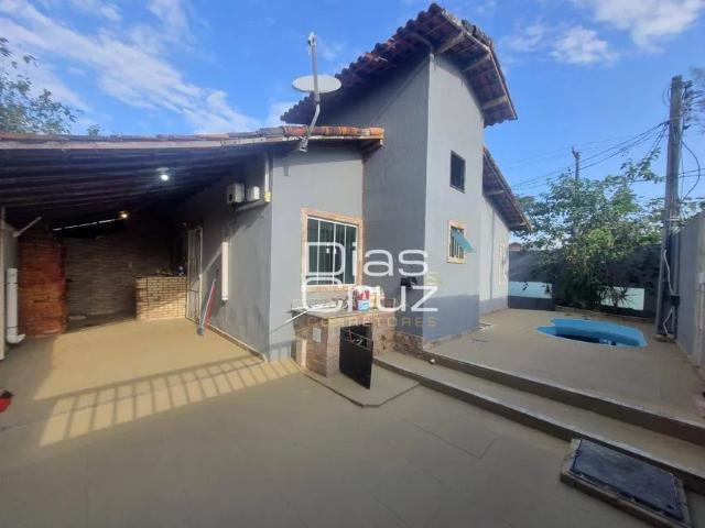 Casa com 2 Quartos e 2 banheiros à Venda, 80 m² por R$ 340.000