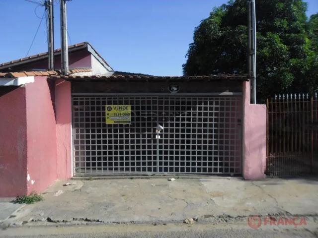 Casa com 2 Quartos e 2 banheiros à Venda, 83 m² por R$ 165.000