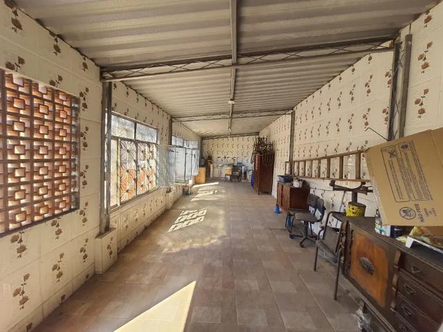 Casa com 2 Quartos e 2 banheiros à Venda, 90 m² por R$ 180.000