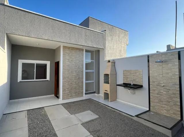 Casa com 2 Quartos e 2 banheiros à Venda, 90 m² por R$ 195.000