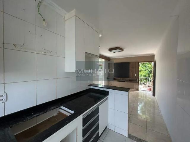 Casa com 2 Quartos e 2 banheiros à Venda, 90 m² por R$ 280.000