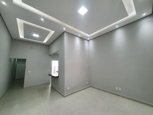 Casa com 2 Quartos e 2 banheiros à Venda, 90 m² por R$ 450.000