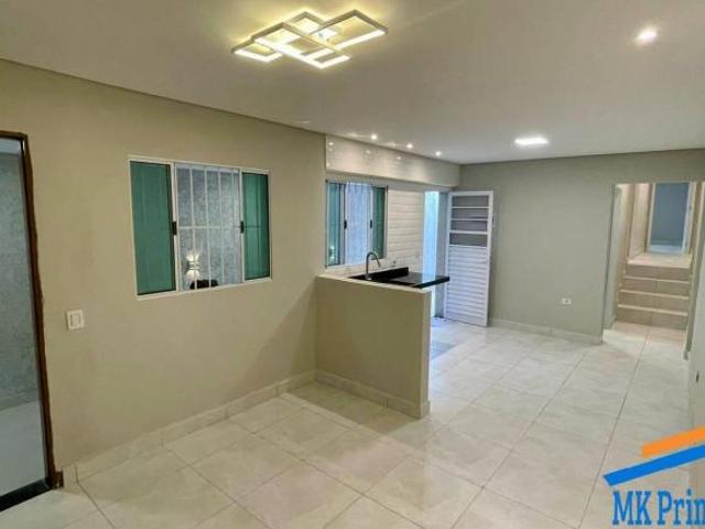Casa com 2 quartos e 2 vagas de garagem