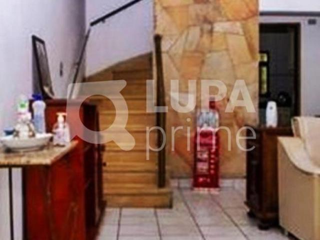 CASA COM 2 QUARTOS E 2 VAGAS DE GARAGEM À VENDA EM SANTANA