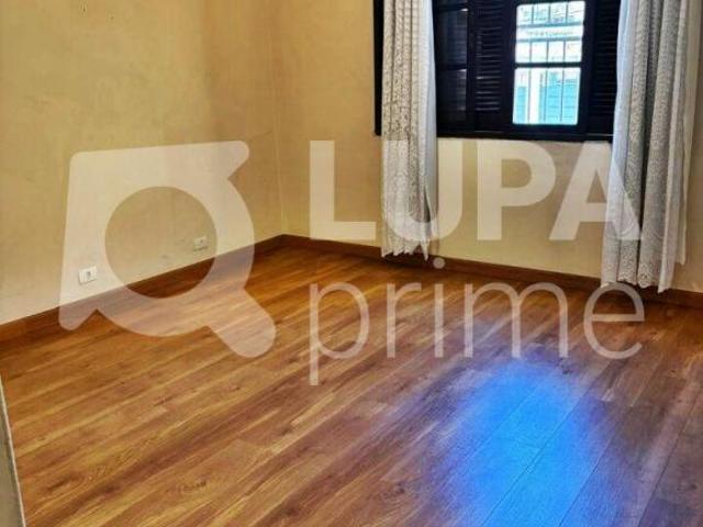 CASA COM 2 QUARTOS E 2 VAGAS DE GARAGEM À VENDA NA VILA MARIA ALTA