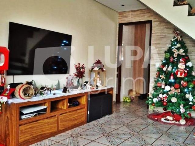 CASA COM 2 QUARTOS E 2 VAGAS DE GARAGEM À VENDA NA VILA MEDEIROS