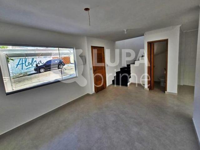 CASA COM 2 QUARTOS E 2 VAGAS DE GARAGEM À VENDA NA VILA CONSTANÇA