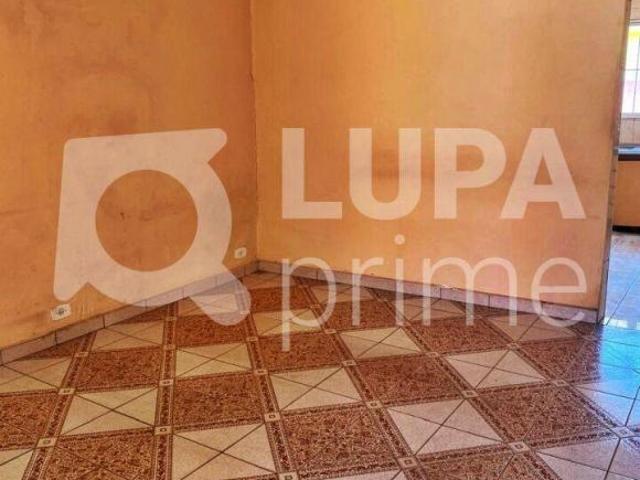CASA COM 2 QUARTOS E 2 VAGAS DE GARAGEM À VENDA NA VILA GUSTAVO