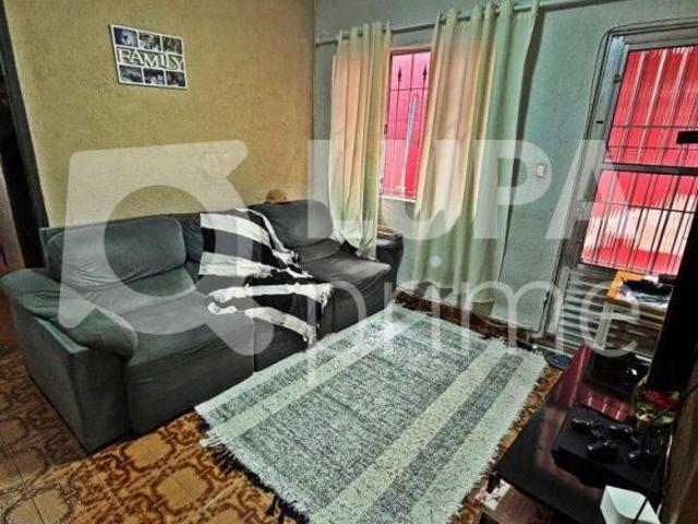CASA COM 2 QUARTOS E 2 VAGAS DE GARAGEM À VENDA NA VILA SABRINA