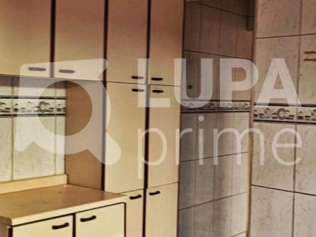 CASA COM 2 QUARTOS E 2 VAGAS DE GARAGEM Á VENDA NA VILA SABRINA