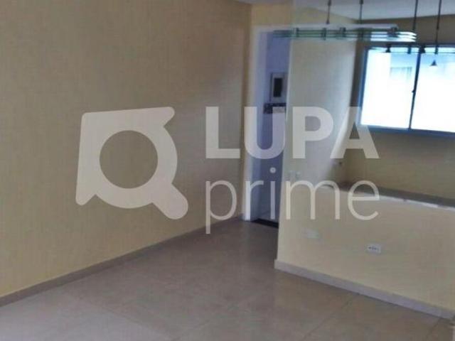 CASA COM 2 QUARTOS E 2 VAGAS DE GARAGEM À VENDA NA CASA VERDE ALTA