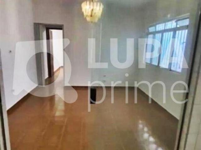 CASA COM 2 QUARTOS E 2 VAGAS DE GARAGEM À VENDA NO TUCURUVI