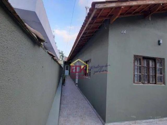 Casa com 2 Quartos e 3 banheiros à Venda, 150 m² por R$ 280.000